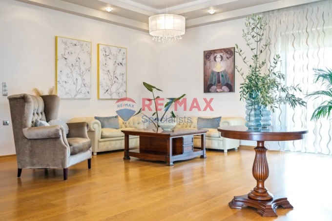 RE/MAX Specialists