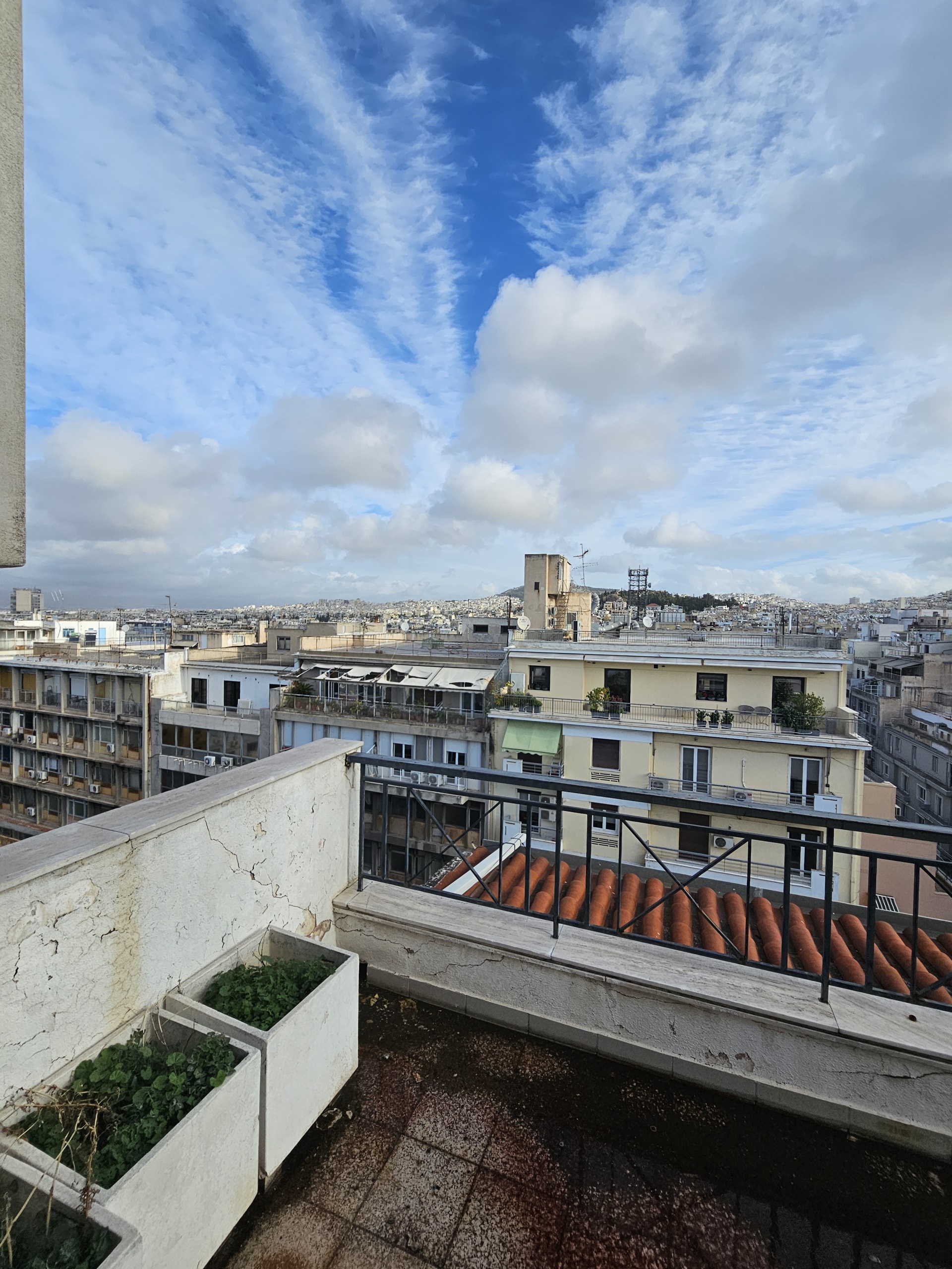 We Properties Μεσιτικο Γραφείο